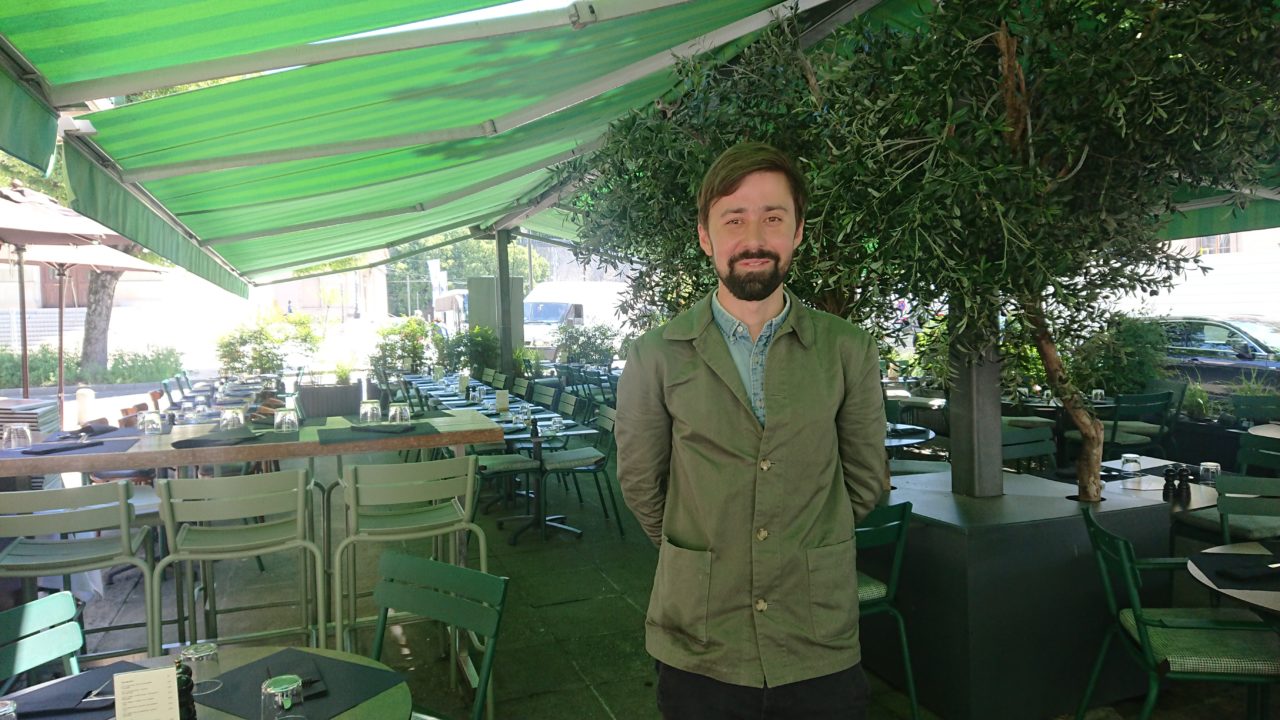 A Genève, des chefs réfugiés passent derrière le fourneaux | Radio Lac