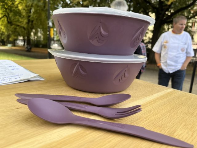 Genève va distribuer de la vaisselle réutilisable pour réduire les ...