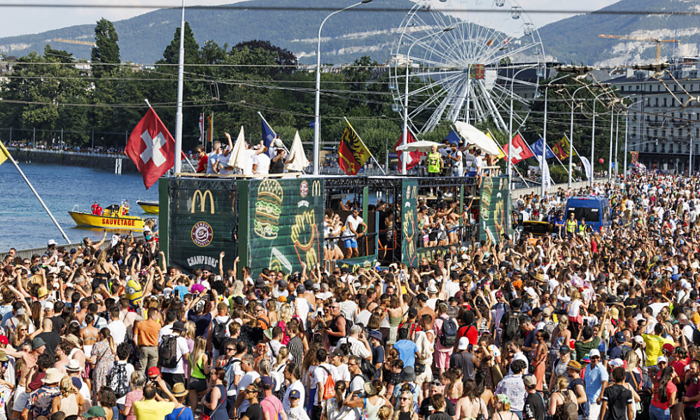La Lake Parade a attiré quelque 150'000 personnes en deux jours | Radio Lac