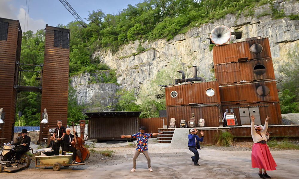 Karl’s kühne Gassenschau dit au revoir à St-Triphon (VD) | Radio Lac