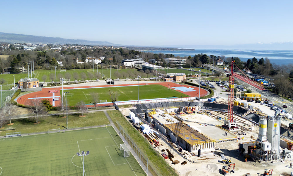 Nyon (VD) lance le chantier de son nouveau complexe multisports | Radio Lac