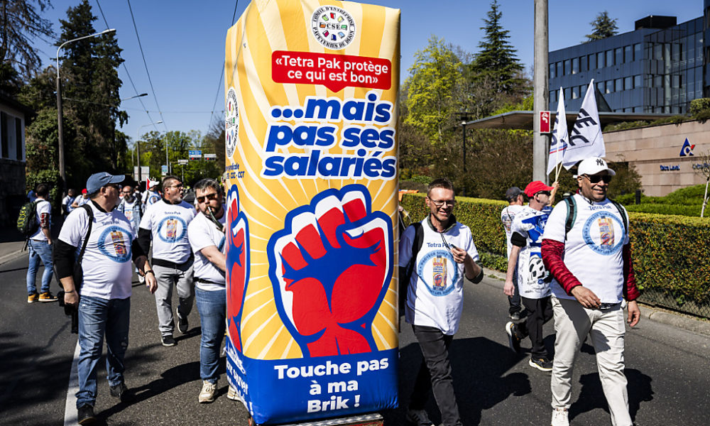 Des salariés français de Tetra Pak manifestent à Pully (VD) | Radio Lac