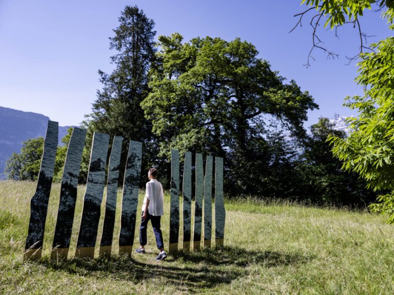 A Bex, un parcours en plein air conjugue art et paysage | Radio Lac